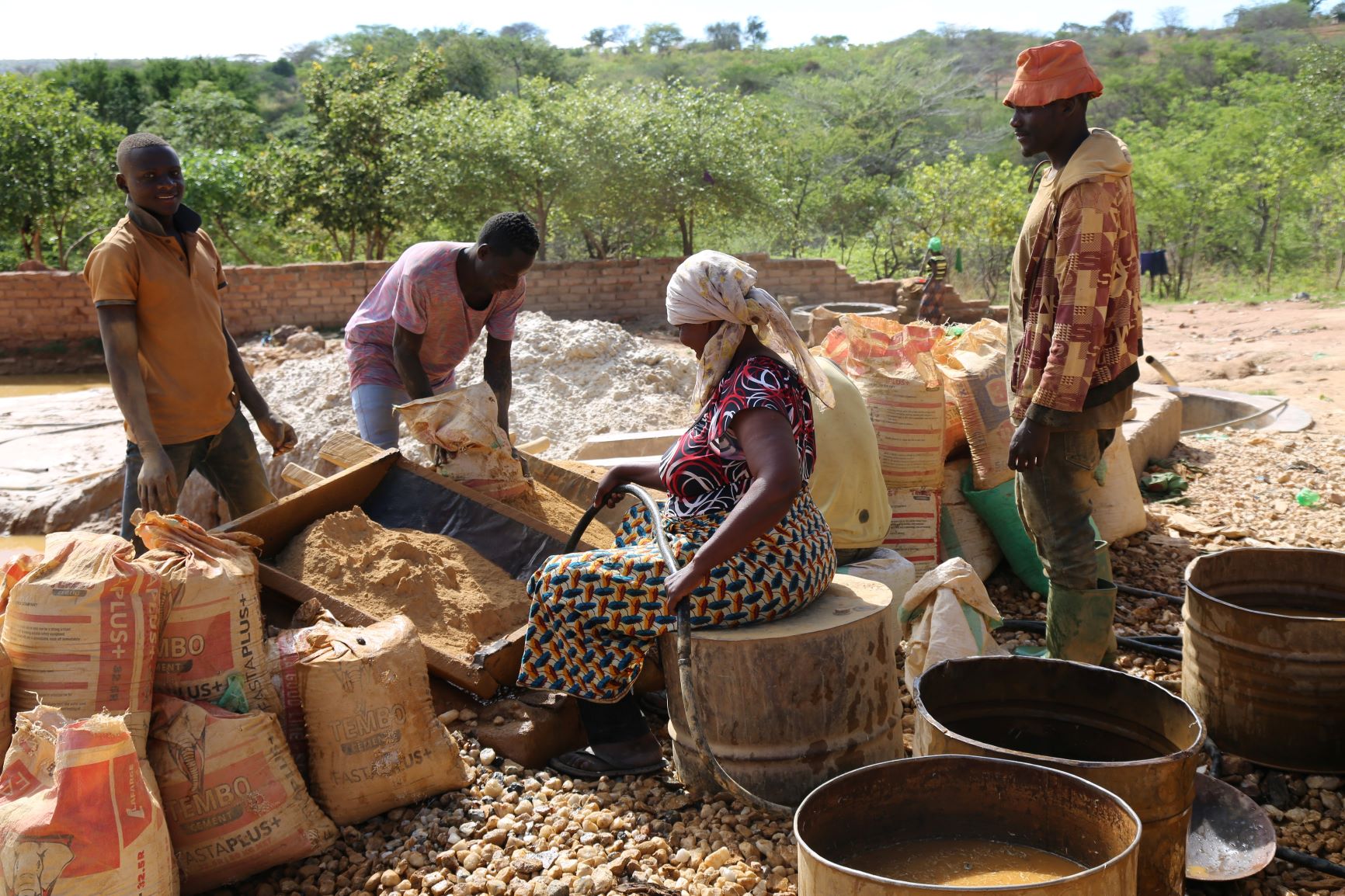 Chunya artisan strikes 20bn/-gold - Daily News