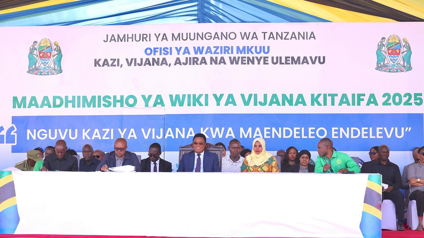 PM warns youth against manipulation, bad influence - Daily News